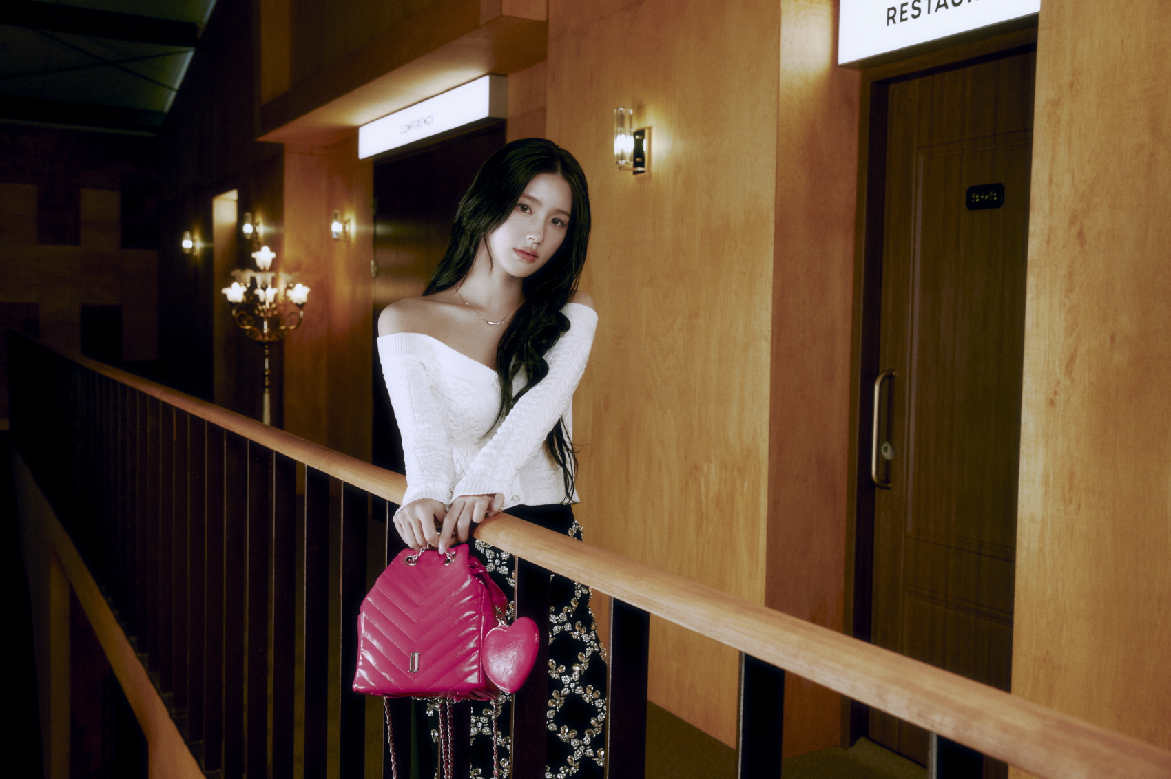 얼굴합 미친 미연&민니 제이에스티나 핸드백 23FW 화보.jpg - 인스티즈(instiz) 이슈 카테고리