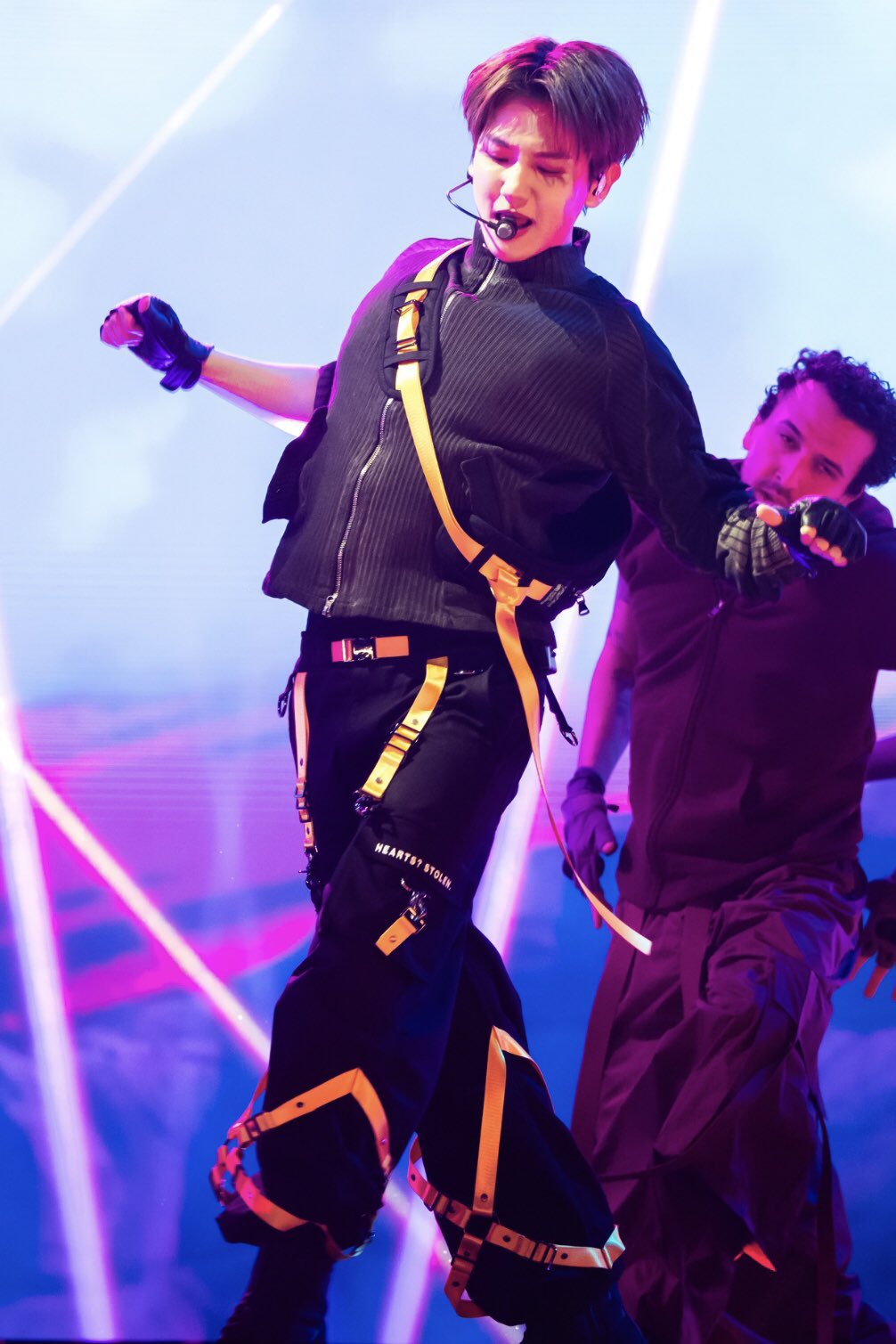 [잡담] 백현 오늘 착장도 쩔엇다 이즈리얼 그잡채 ㅠ - 인스티즈(instiz) 연예 카테고리