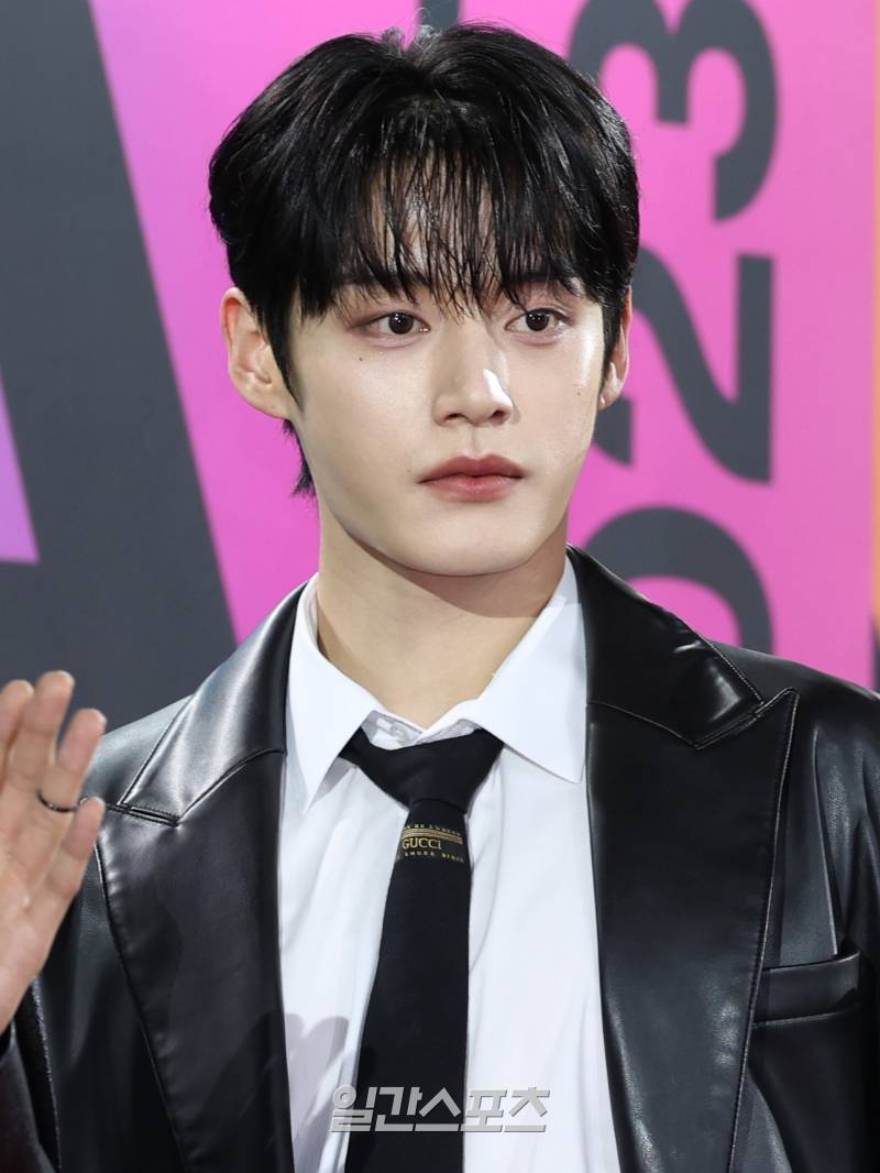 [잡담] 김지웅 MMA 레드 카펫 사진 - 인스티즈(instiz) 연예 카테고리