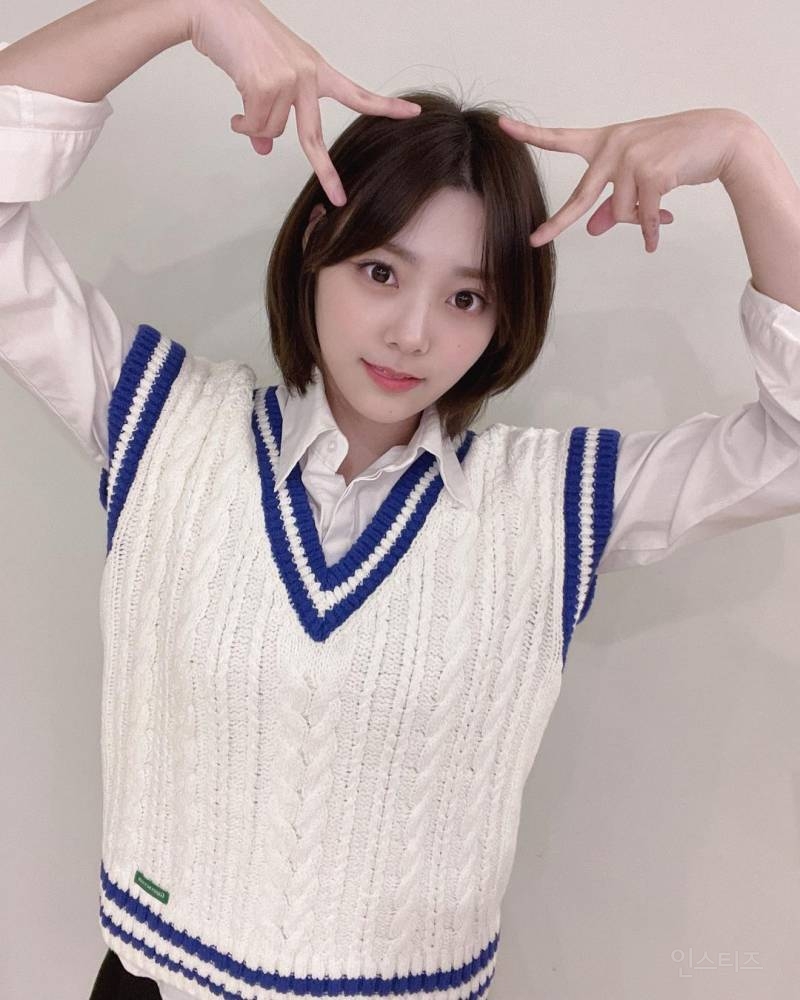 한국와서 비주얼 리즈 찍고 있는 QWER 이시연 - 인스티즈(instiz) 이슈 카테고리