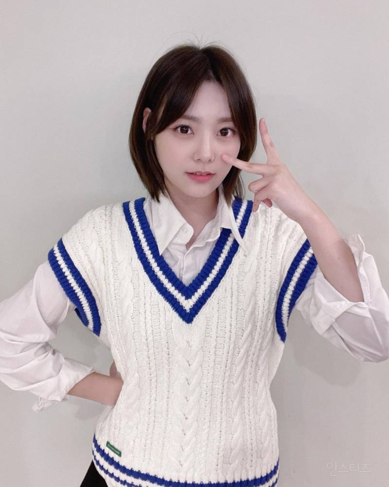 한국와서 비주얼 리즈 찍고 있는 QWER 이시연 - 인스티즈(instiz) 이슈 카테고리