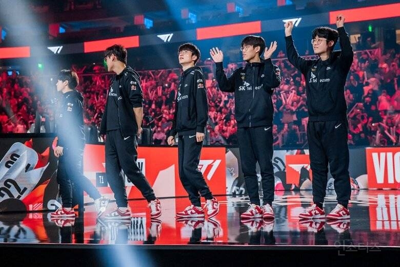 올해 페이커와 T1의 우승 서사가 역대급 화제가 된 이유(스압).txt - 인스티즈(instiz) 이슈 카테고리