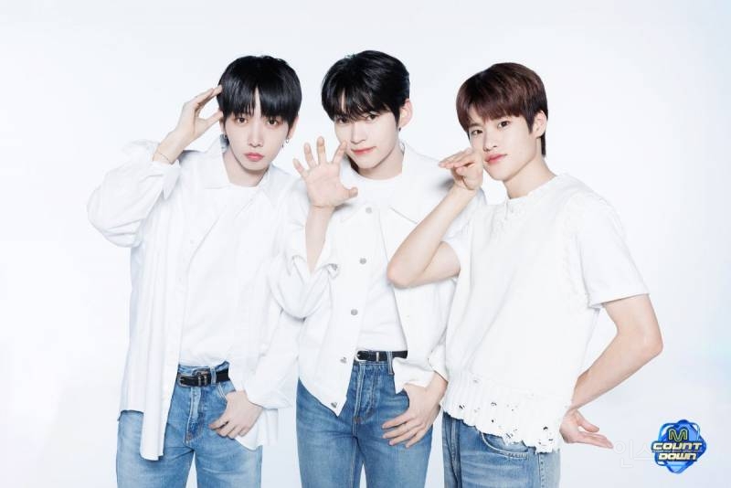 볼수록 얼굴합 좋다는 엠카 3MC즈 - 인스티즈(instiz) 이슈 카테고리