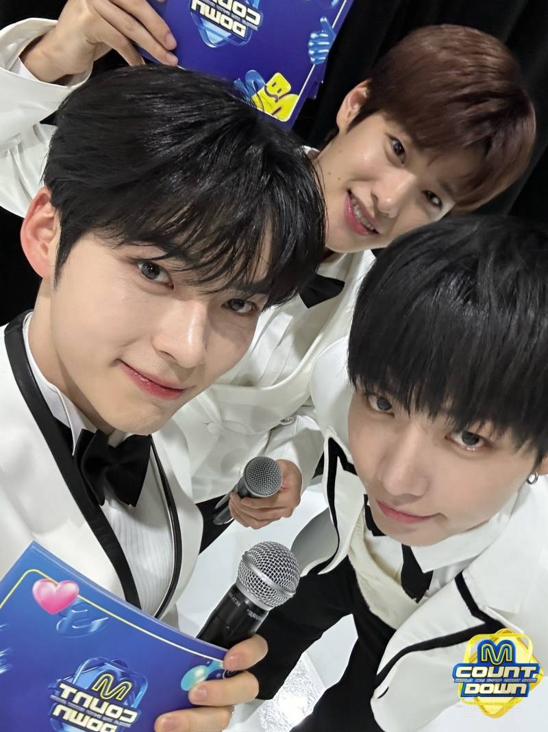 볼수록 얼굴합 좋다는 엠카 3MC즈 - 인스티즈(instiz) 이슈 카테고리