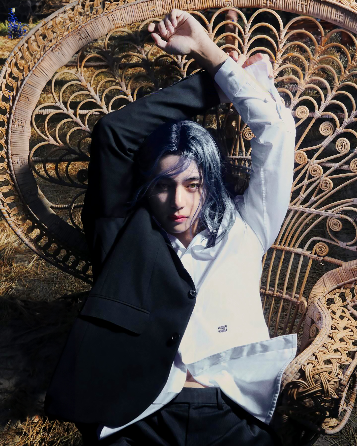 [잡담] 뷔 진심 그림보다 더 그림 ai보다 더 ai 같은데ㅋㅋㅋ - 인스티즈(instiz) 연예 카테고리