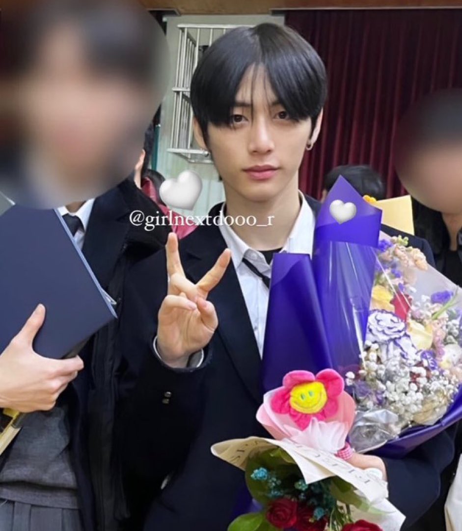 [잡담] 보넥도 태산 고등학교 졸업사진 귀엽다 - 인스티즈(instiz) 연예 카테고리