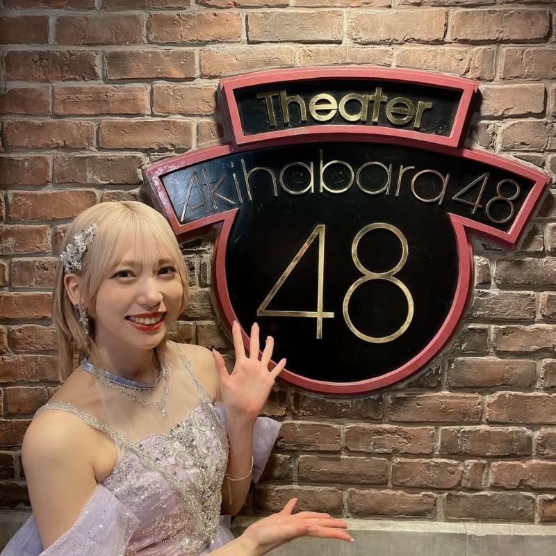 AKB48 13기생 모기 시노부 졸업 드레스 - 인스티즈(instiz) 이슈 카테고리