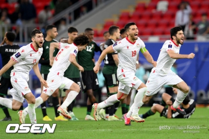 [정보/소식] 첫 출전' 타지키스탄 돌풍, 벤투까지 울렸다...승부차기로 UAE 꺾고 8강 진출 - 인스티즈(instiz) 연예 카테고리