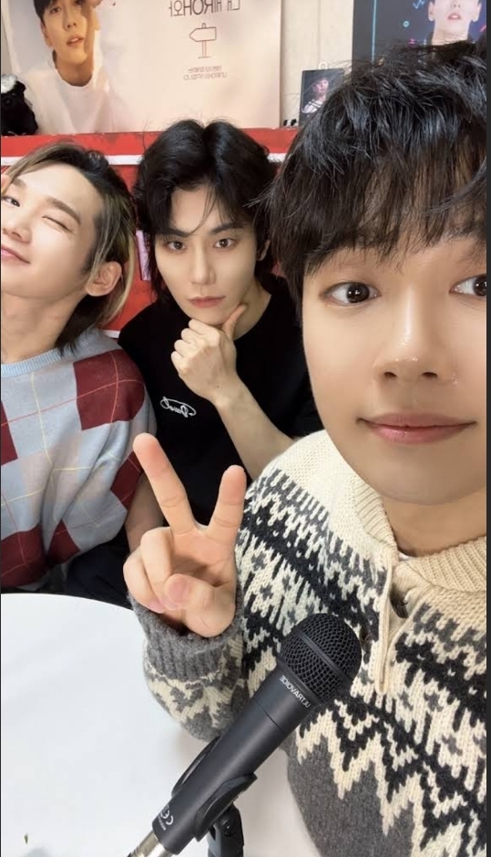 [잡담] JBJ 노태현 김상균 켄타 서로 팬미팅 게스트로 보은하는걸 보니깐 훈훈하다ㅎㅎ - 인스티즈(instiz) 연예 카테고리