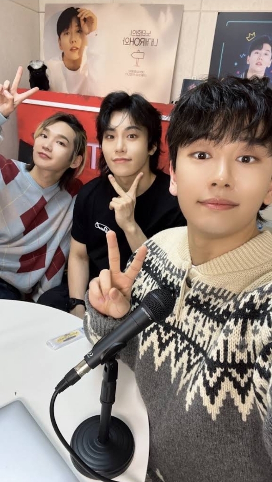 [잡담] JBJ 노태현 김상균 켄타 서로 팬미팅 게스트로 보은하는걸 보니깐 훈훈하다ㅎㅎ - 인스티즈(instiz) 연예 카테고리