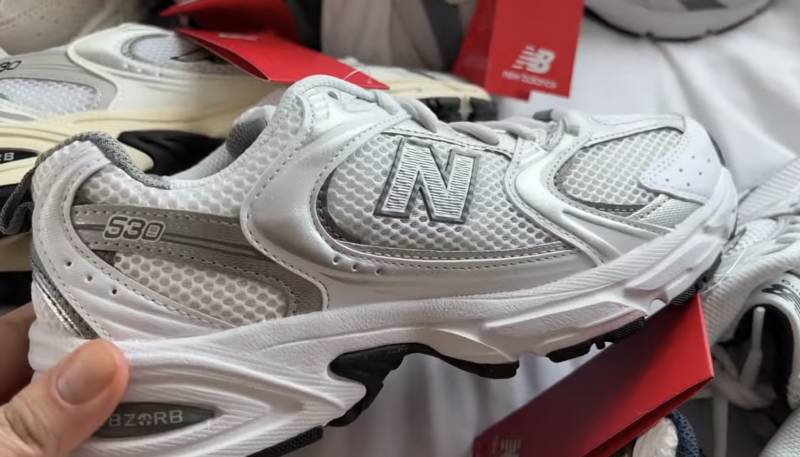 [잡담] 애들아 뉴발 530 색 뭐가 더 예뻐? - 인스티즈(instiz) 일상 카테고리