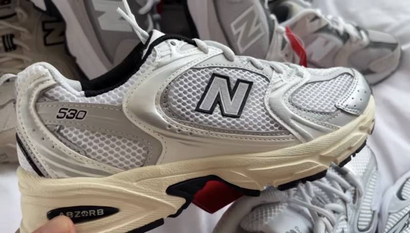 [잡담] 애들아 뉴발 530 색 뭐가 더 예뻐? - 인스티즈(instiz) 일상 카테고리