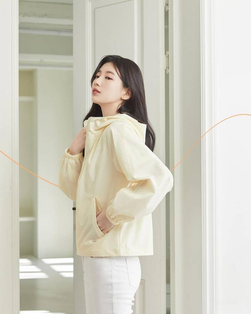 수지 K2 파스텔톤 바람막이.jpg - 인스티즈(instiz) 이슈 카테고리