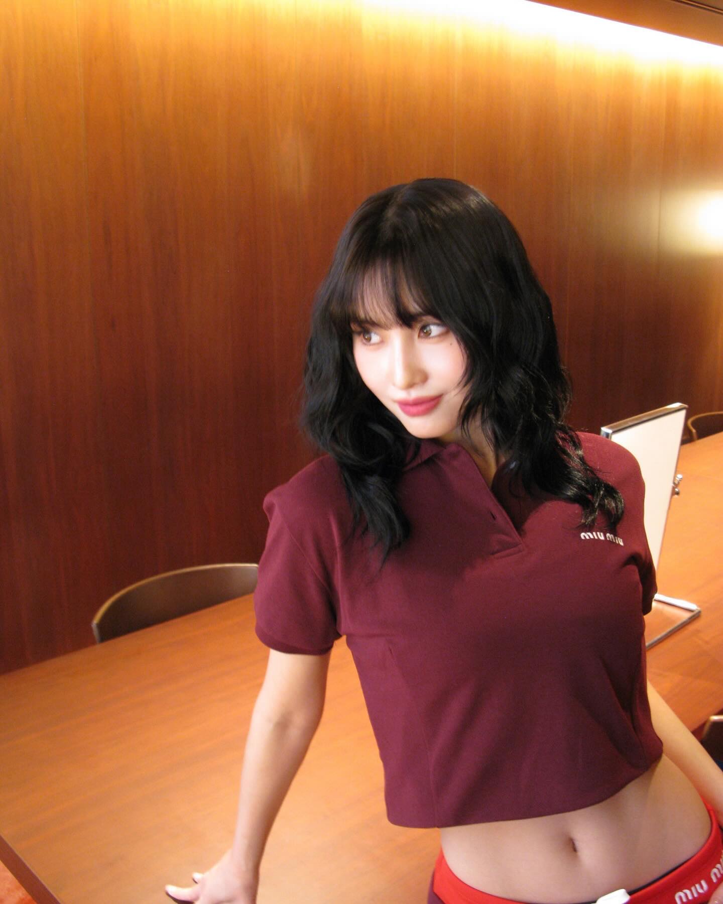 [잡담] 트와 모모 내일 미우미우쇼 보러 출국하네 - 인스티즈(instiz) 연예 카테고리