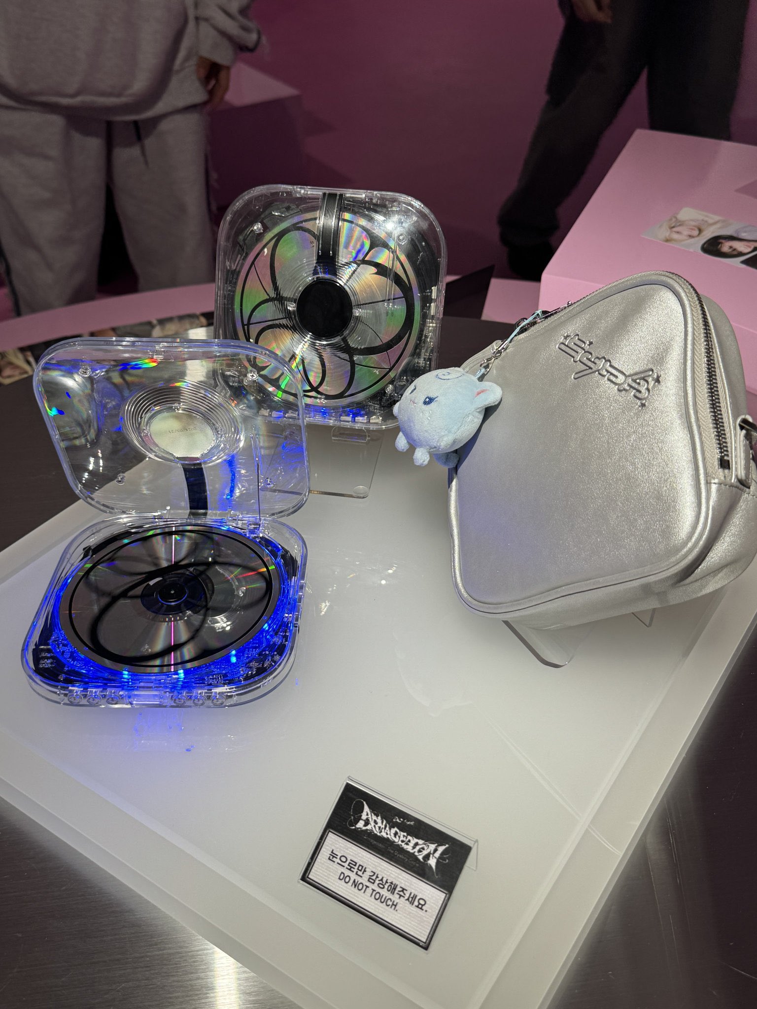 [잡담] 에스파 cdp 파우치? 가방? 예쁜데 - 인스티즈(instiz) 연예 카테고리