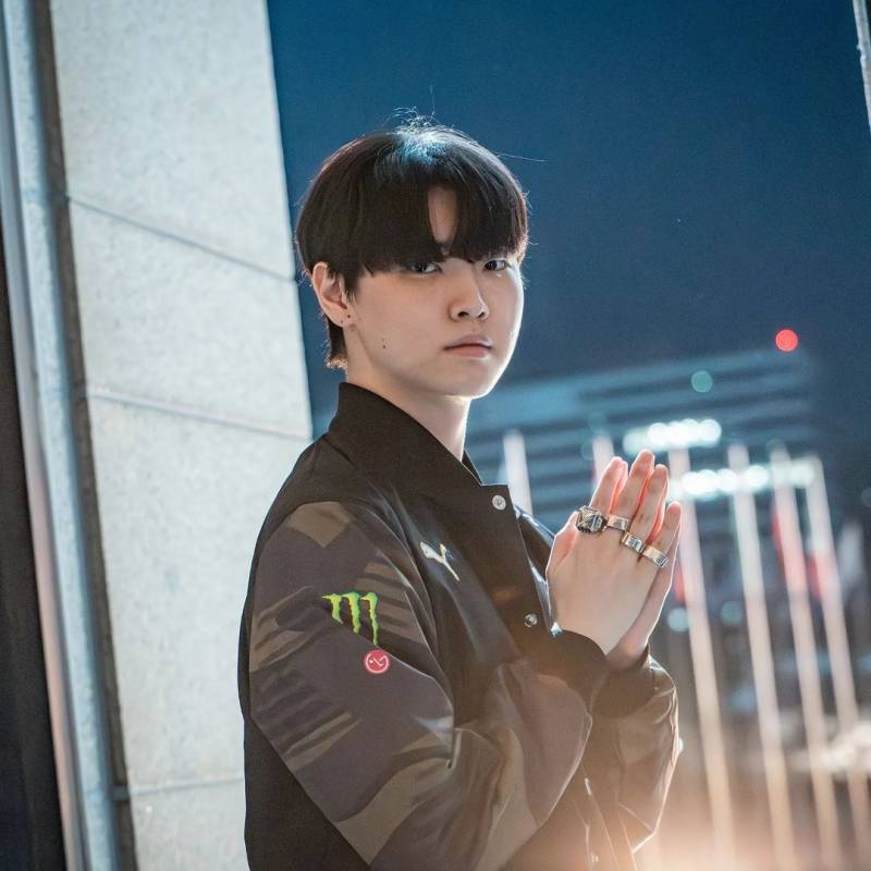 [잡담] lolesports 인스타에 올라온 쵸비 포핏 반지 - 인스티즈(instiz) LCK 카테고리