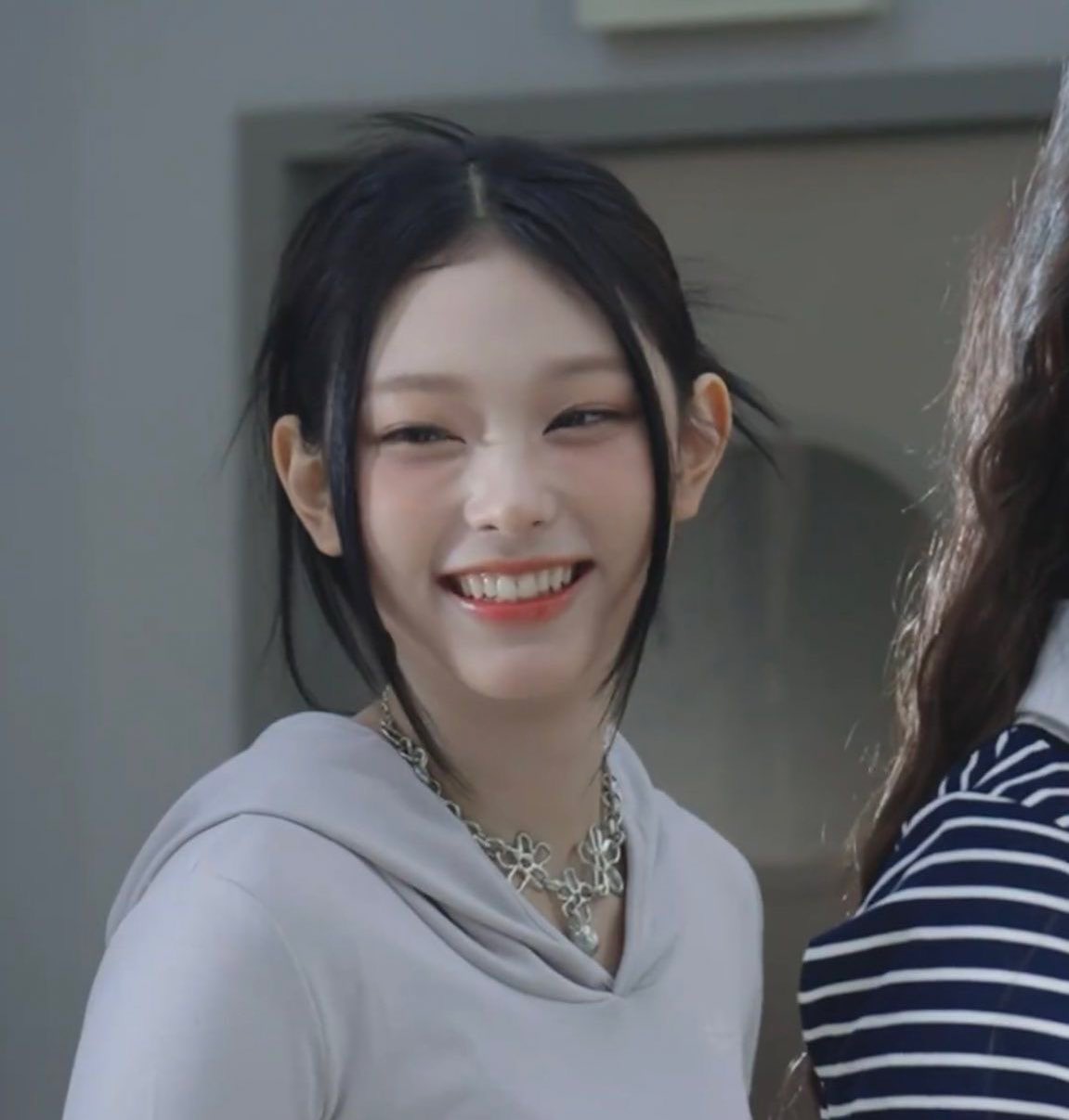 [잡담] 해린이 진짜 예쁘게 웃는다.. - 인스티즈(instiz) 연예 카테고리