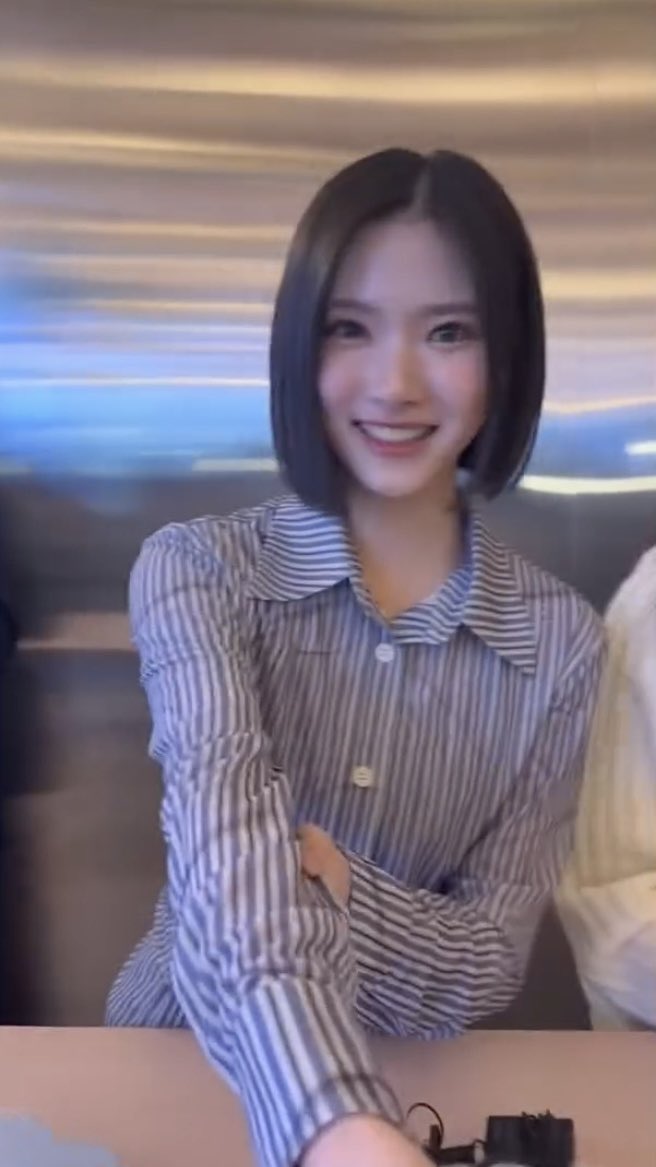 [잡담] ㅎㅌㅎ 지우 진짜 이쁘구나 - 인스티즈(instiz) 연예 카테고리