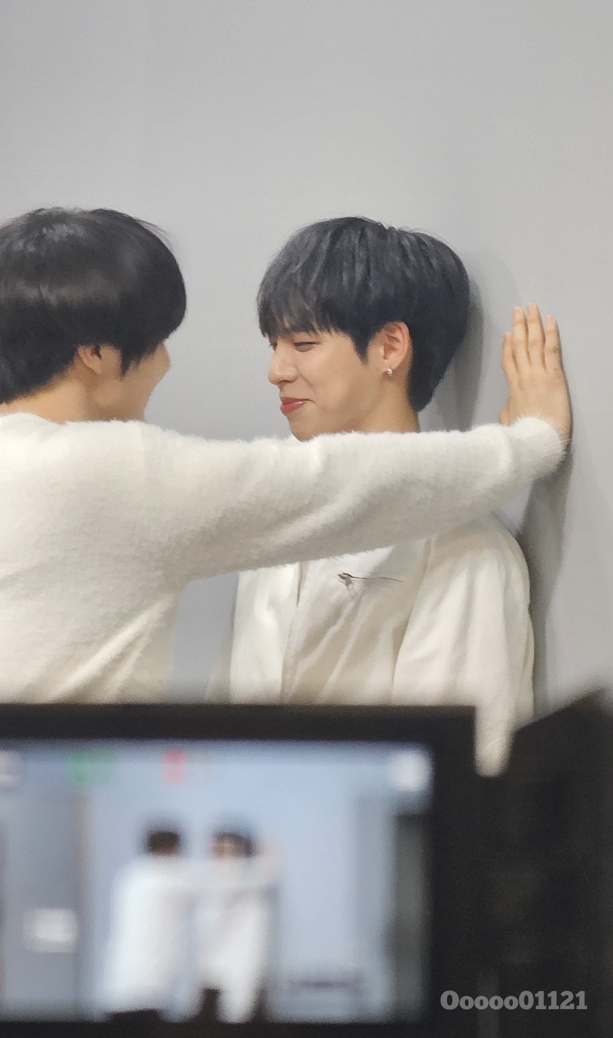 [잡담] ㅋㅋㅋㅋㅋㅋ제압당한 이병곤.... - 인스티즈(instiz) CIX 카테고리