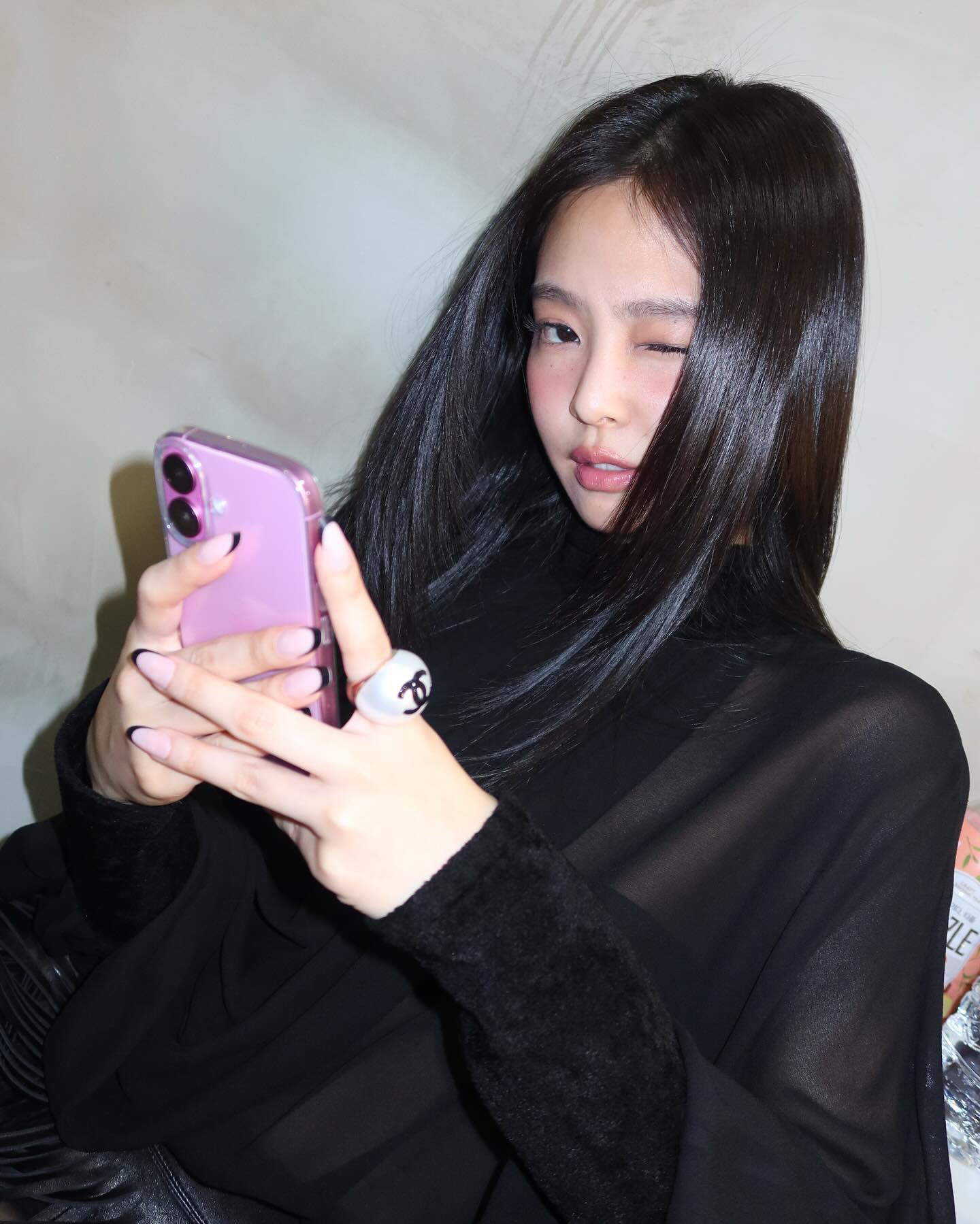 [잡담] 제니 아이폰핑크 보니까 개뽐뿌온다 - 인스티즈(instiz) 연예 카테고리