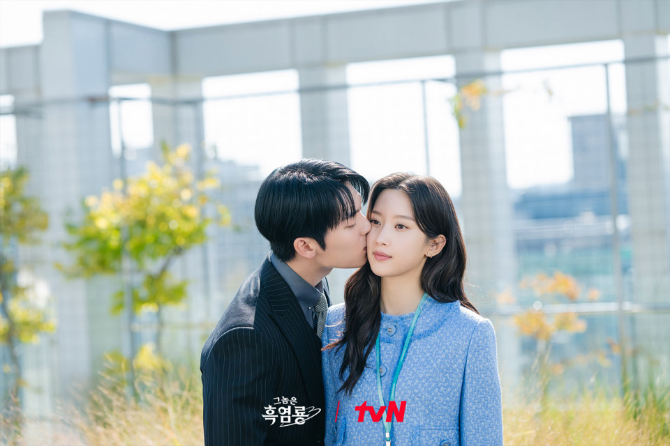 [잡담] 흑염룡 주연 수정이 이쁘다 - 인스티즈(instiz) 드영배 카테고리