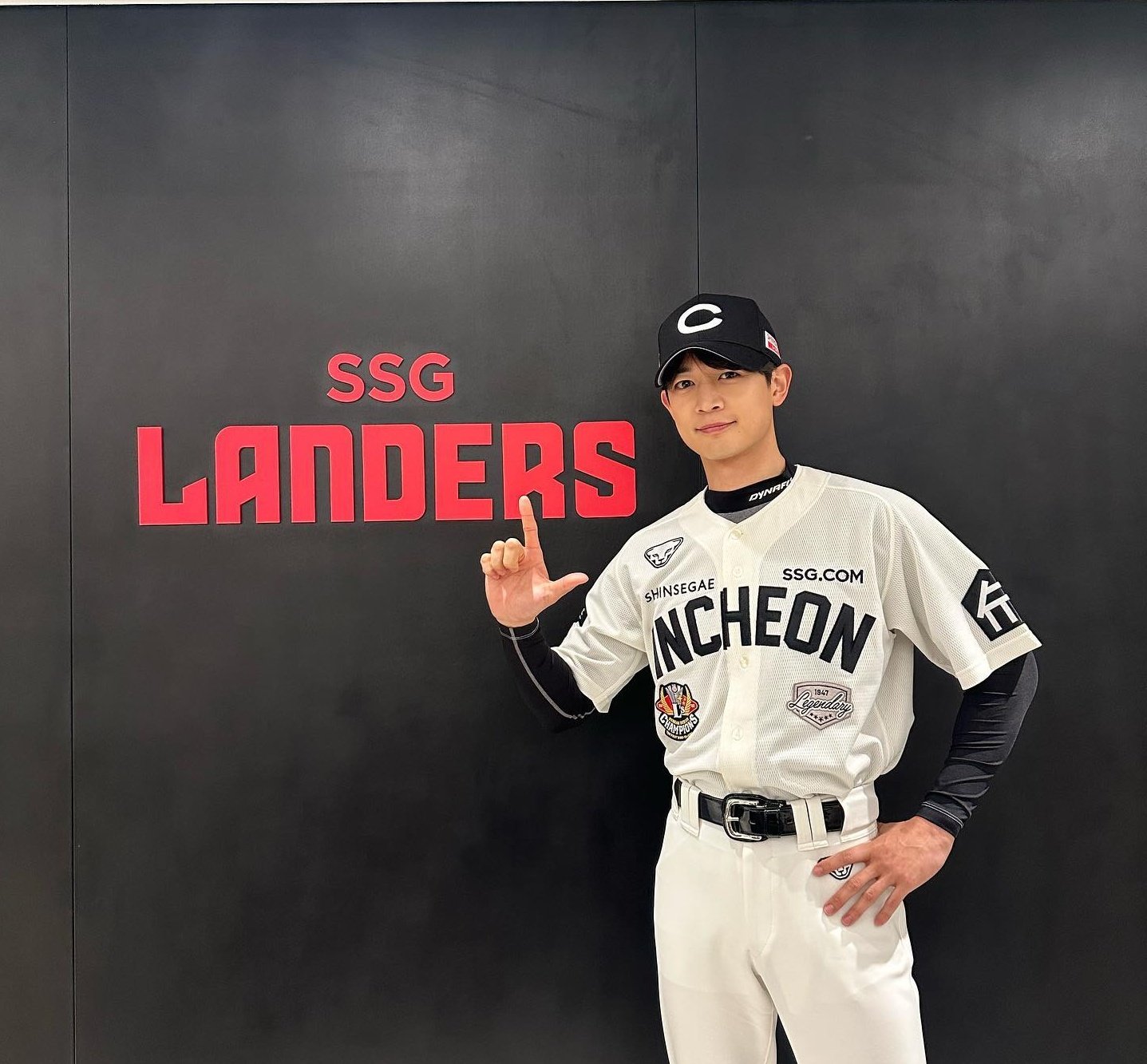 [잡담] 민호 벌써 ssg 4번째 시구다 - 인스티즈(instiz) 연예 카테고리