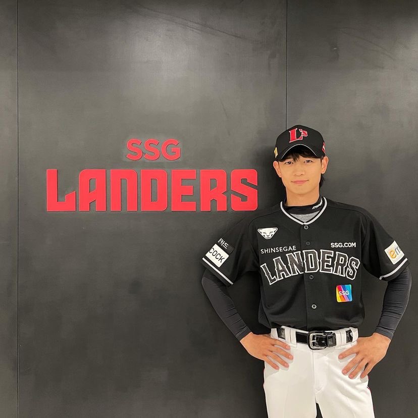 [잡담] 민호 벌써 ssg 4번째 시구다 - 인스티즈(instiz) 연예 카테고리