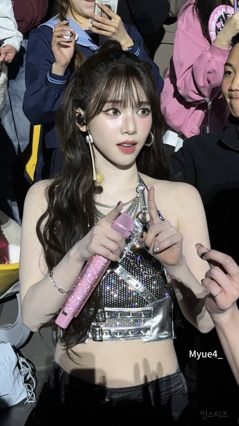 에스파 월드투어 콘서트 짤들 feat. 위플래시 직접말아주는 GD - 인스티즈(instiz) 이슈 카테고리