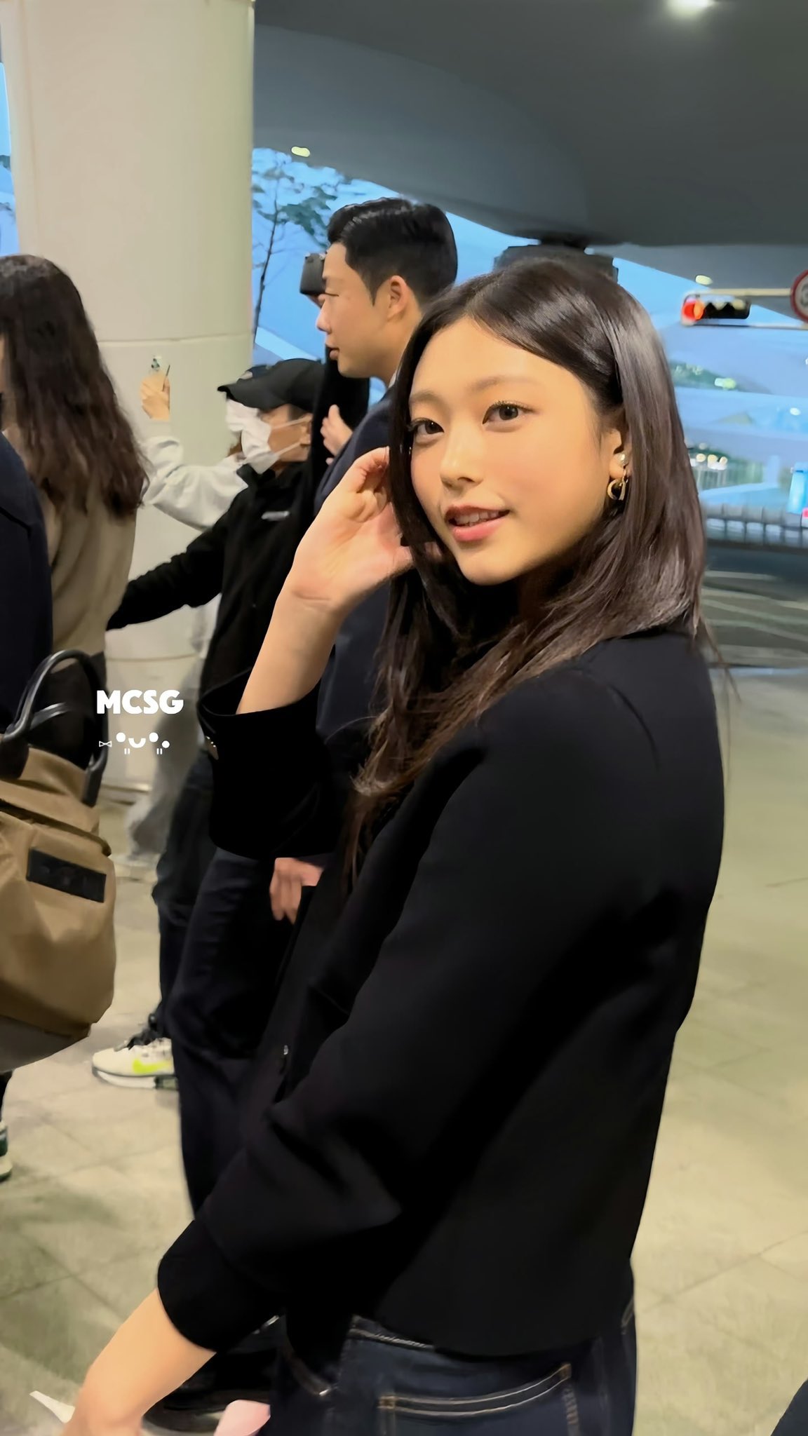 [잡담] 해린 이 머리 그냥 쫙쫙 핀 생머리인거지? - 인스티즈(instiz) 연예 카테고리