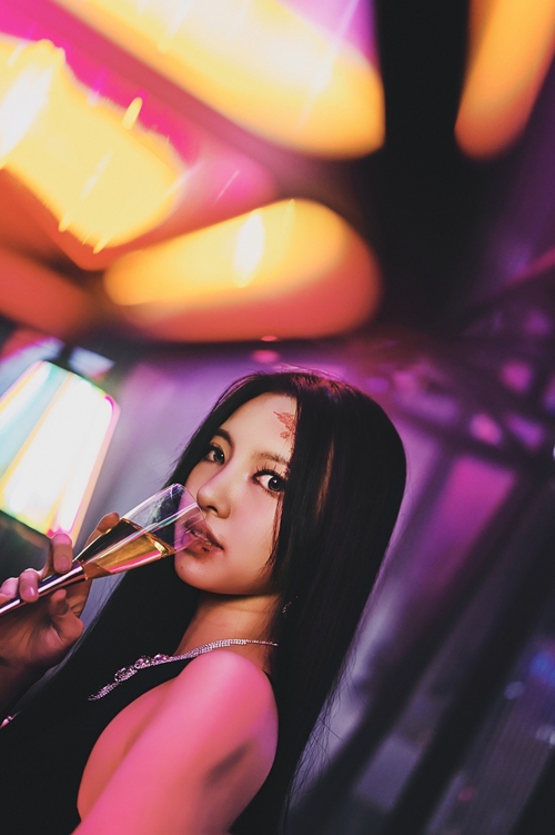 신인 걸그룹 VVS 리더 브리트니 공개...매혹적 비주얼 - 인스티즈(instiz) 연예 카테고리