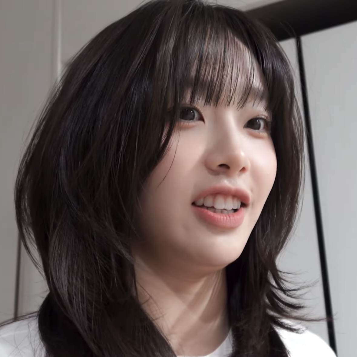 [잡담] 츄 레이어드컷한거 짱예쁘지 않니 - 인스티즈(instiz) 연예 카테고리