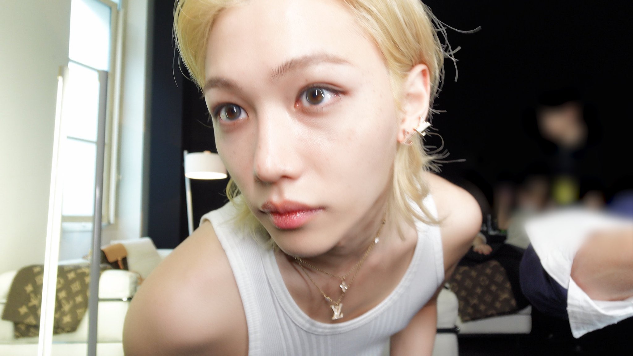 [잡담] 본진이 이렇게 다가오고 쳐다보면서 웃어주면 - 인스티즈(instiz) 연예 카테고리