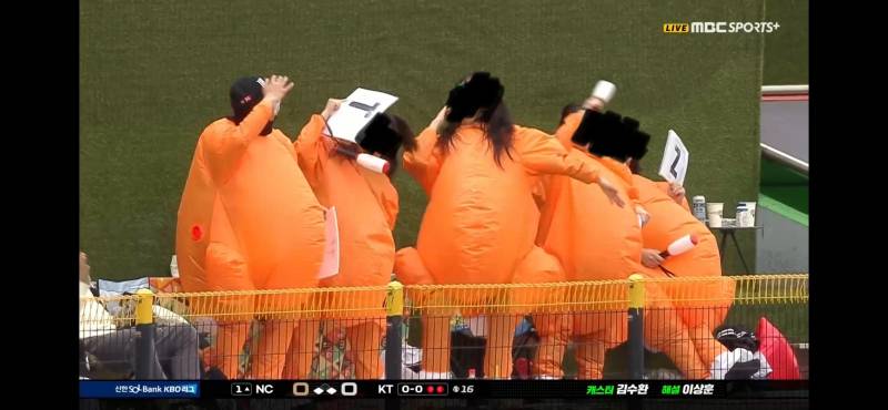 [잡담] 오늘 kt 외야에 통닭 5마리… 있으신데요 - 인스티즈(instiz) 야구 카테고리