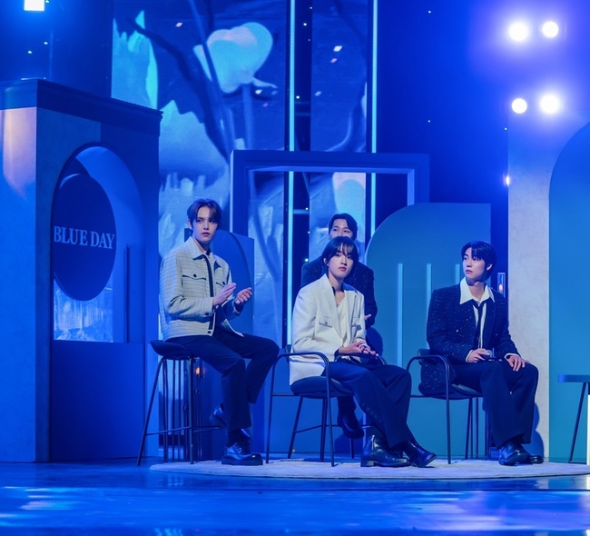 [정보/소식] 실제야 연기야? 로운, 음악 토크쇼 MC 됐다 '사계의 봄' 깜짝 출연 - 인스티즈(instiz) 드영배 카테고리