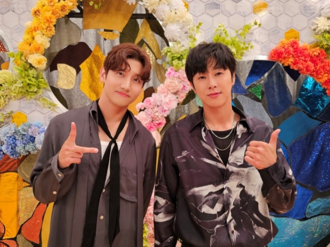 [잡담] 동방신기, 日 '2025 FNS 가요제 여름' 출연..레전드 명곡 재해석 - 인스티즈(instiz) 연예 카테고리