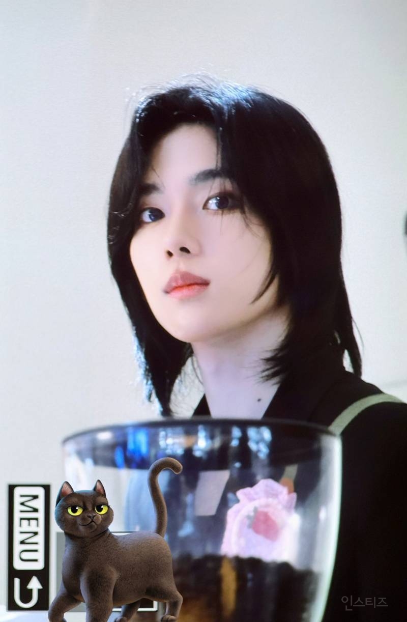 카페 알바생이 너무 잘생겼어요..jpg - 인스티즈(instiz) 이슈 카테고리