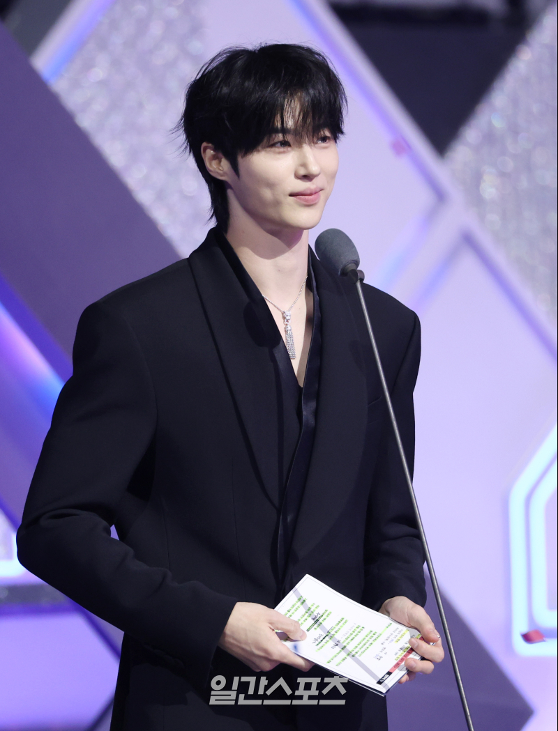 변우석) 어제의 변우석을 다시 보자 - 인스티즈(instiz) 드영배 카테고리