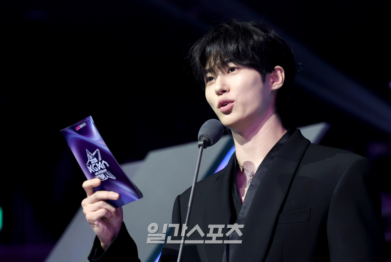 변우석) 변우석 기사사진 다른것들 - 인스티즈(instiz) 드영배 카테고리