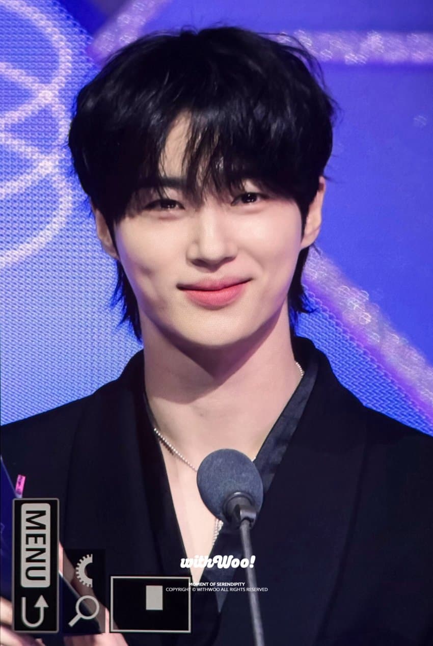 변우석) 어제의 변우석을 다시 보자 - 인스티즈(instiz) 드영배 카테고리