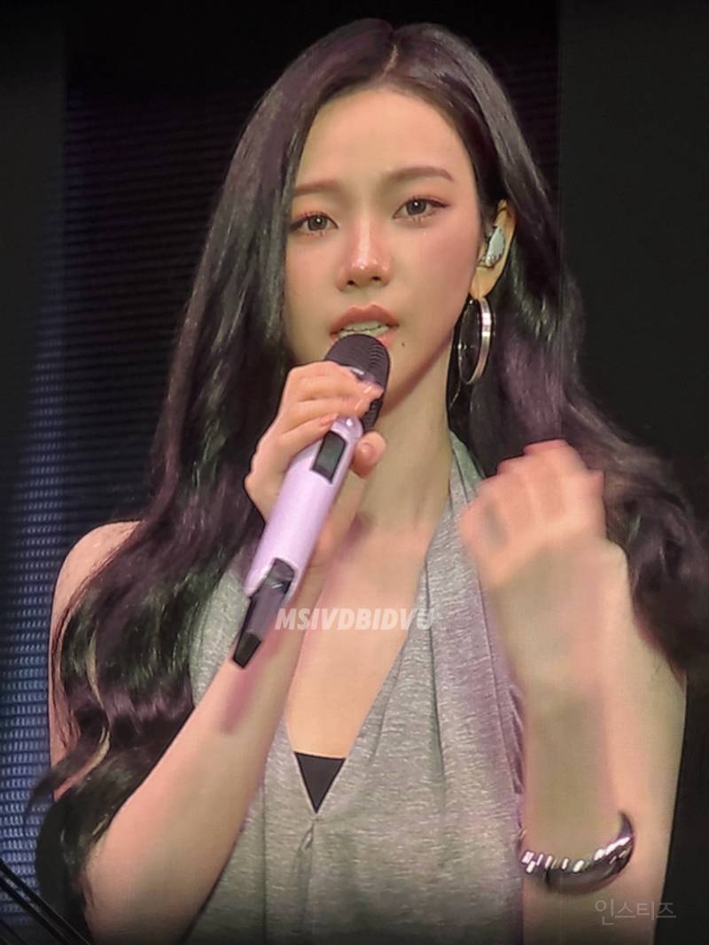 251116 방콕 콘서트 사첵 2일차 에스파 카리나 전광판 - 인스티즈(instiz) 이슈 카테고리