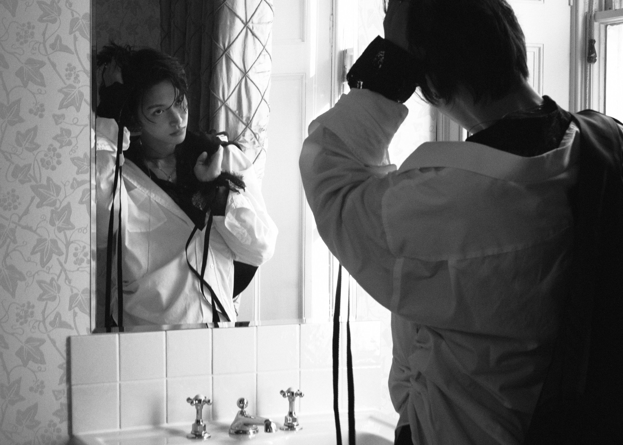 원빈 티져 더 뜬거 봐….0 - 인스티즈(instiz) 연예 카테고리