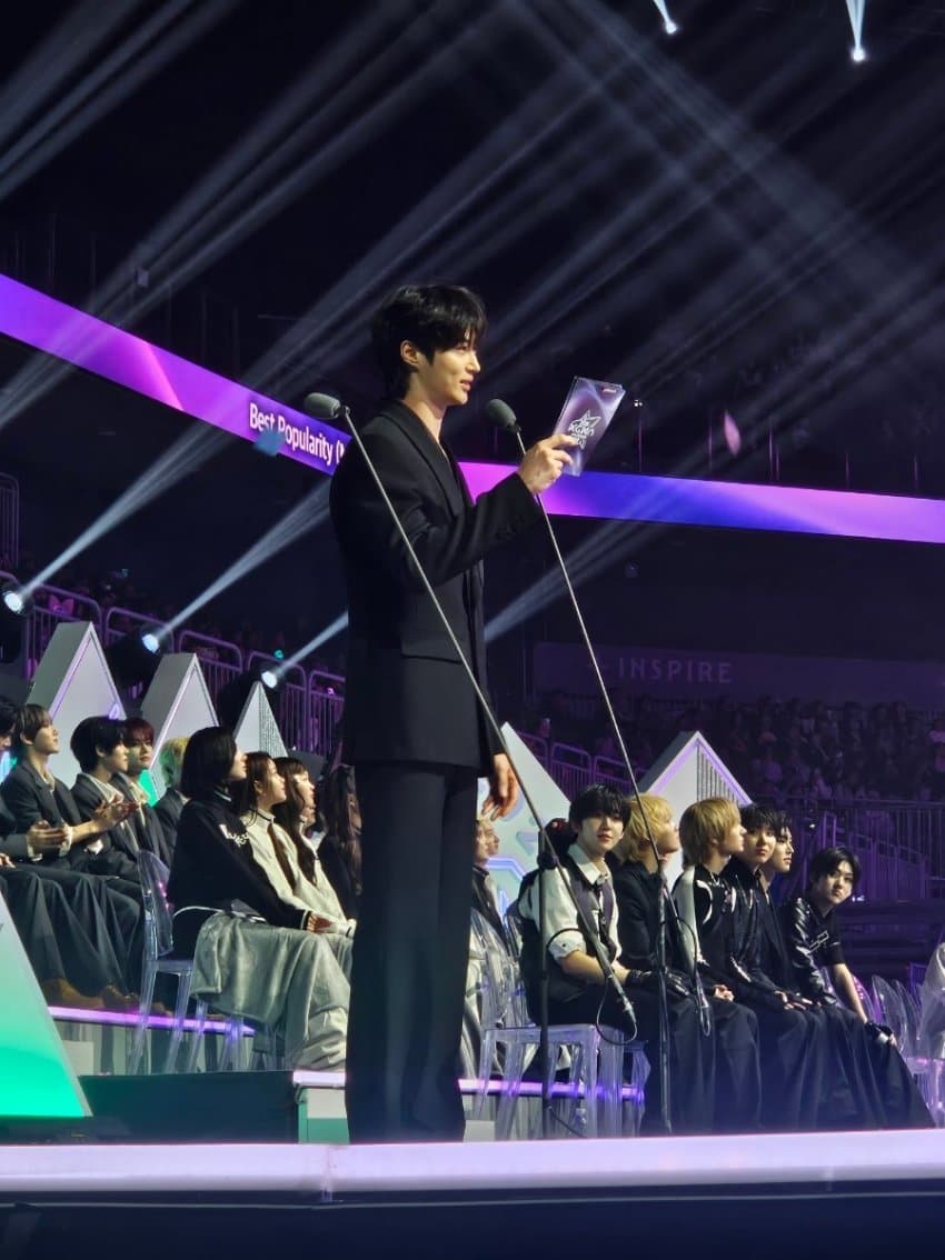 변우석) kgma 스탭 변우석 실물 후기 - 인스티즈(instiz) 드영배 카테고리