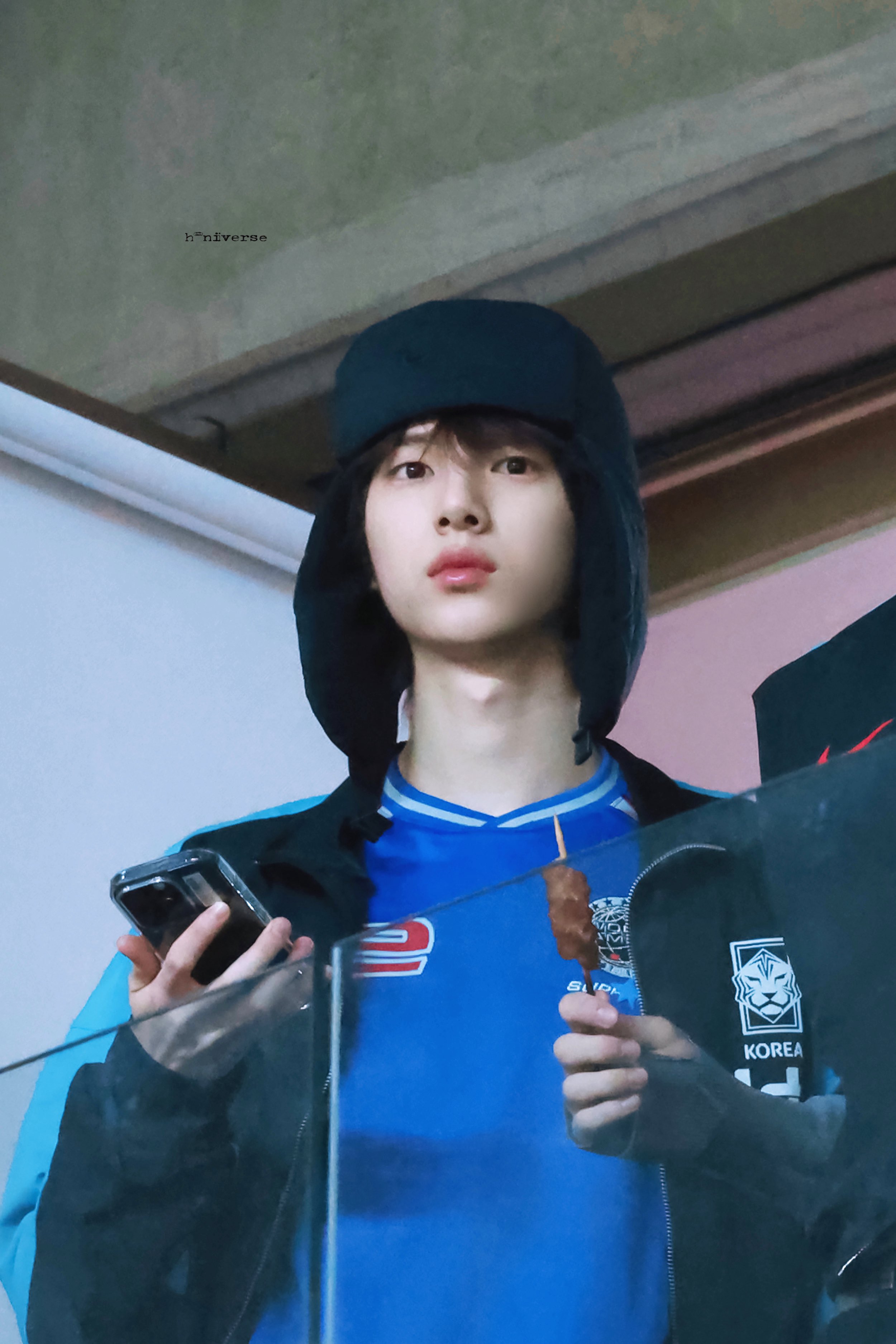 코르티스 엄앤안앤쭈 축구장 꼬치 먹방 - 인스티즈(instiz) 연예 카테고리