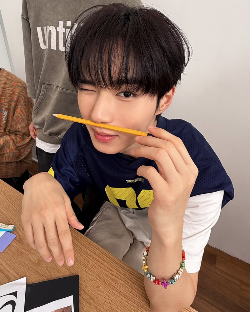 서바이벌로 결성된 팀이 처음으로 생일 맞았을 때.jpg - 인스티즈(instiz) 이슈 카테고리