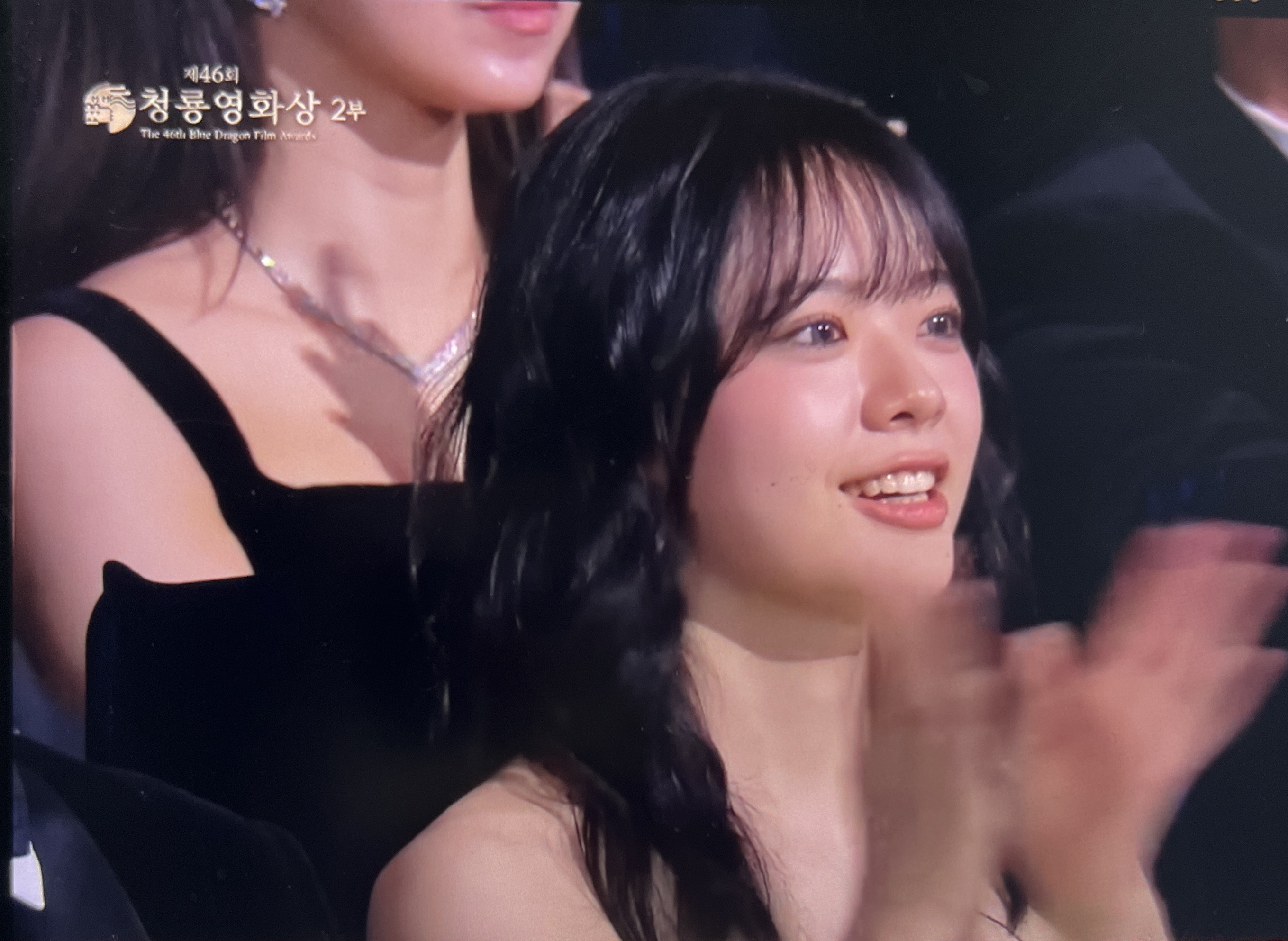 청룡 보넥도 무대때 이 배우 누구야?? - 인스티즈(instiz) 연예 카테고리