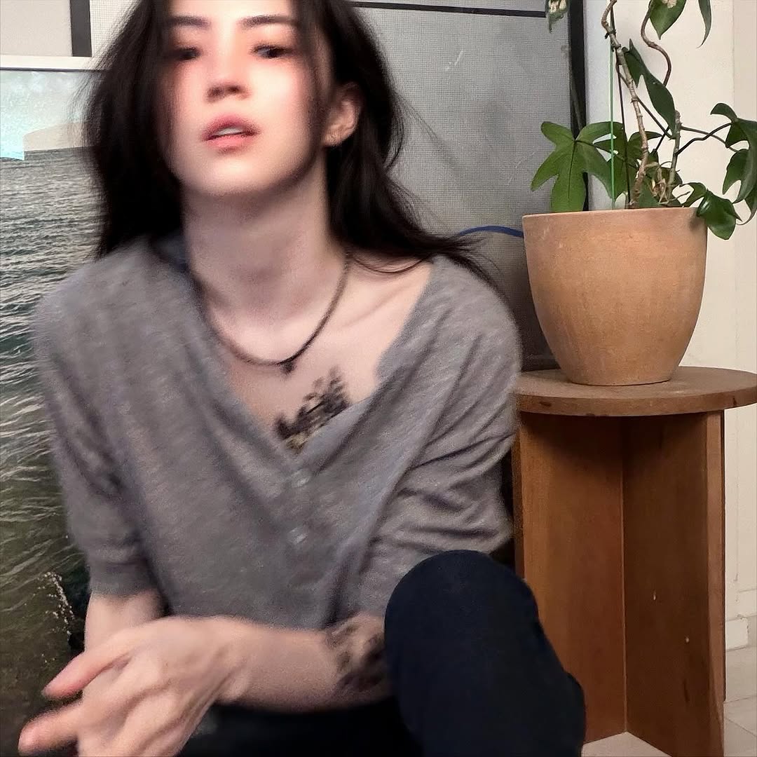 251122 한소희 인스타 🗯👀👻 - 인스티즈(instiz) 드영배 카테고리