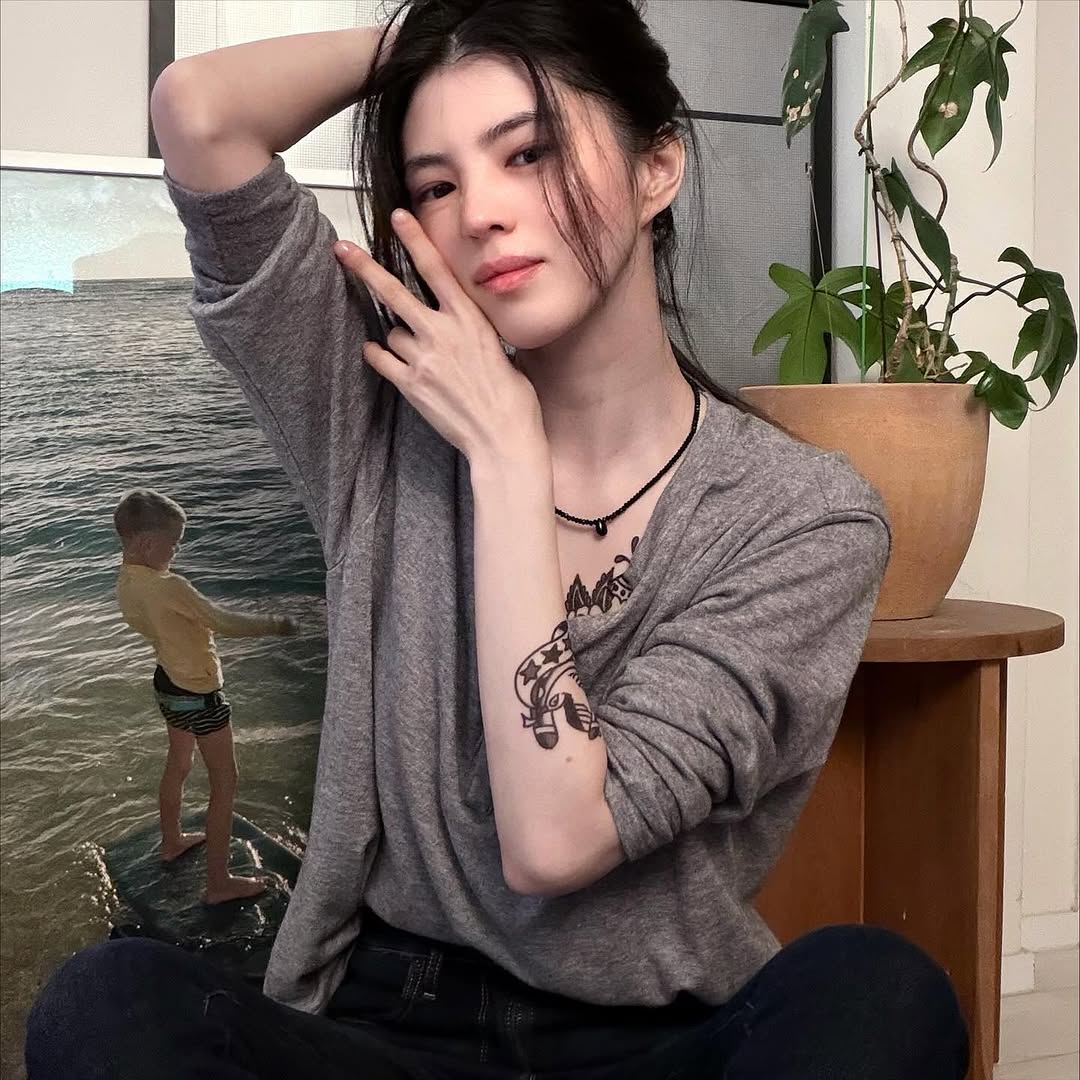 251122 한소희 인스타 🗯👀👻 - 인스티즈(instiz) 드영배 카테고리