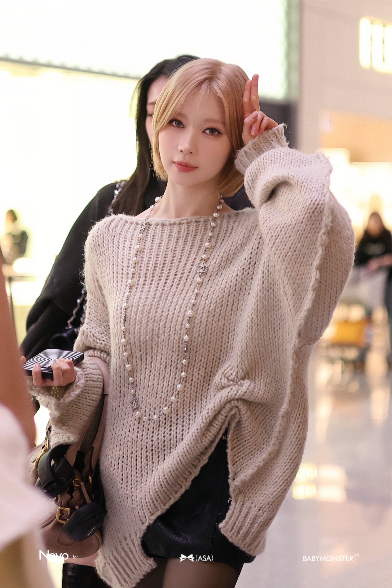 아사 옷 정보 급함 이거 알려주는 계정 없나 - 인스티즈(instiz) 연예 카테고리