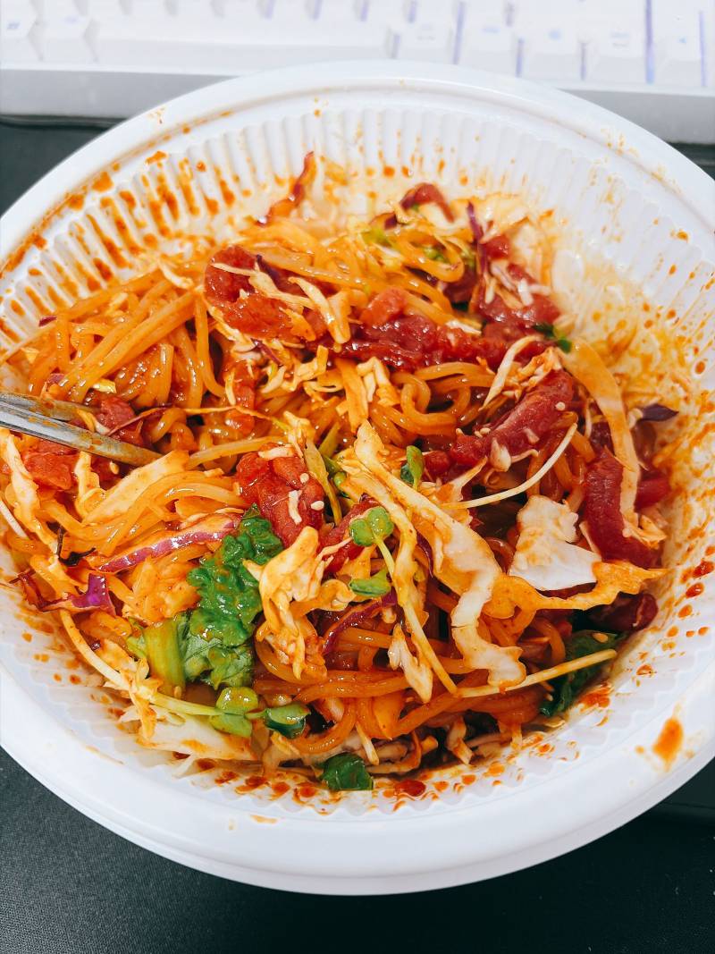 얘들아 육회 쫄면 왔다!! - 인스티즈(instiz) 일상 카테고리