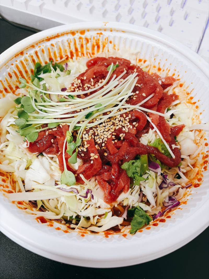 얘들아 육회 쫄면 왔다!! - 인스티즈(instiz) 일상 카테고리